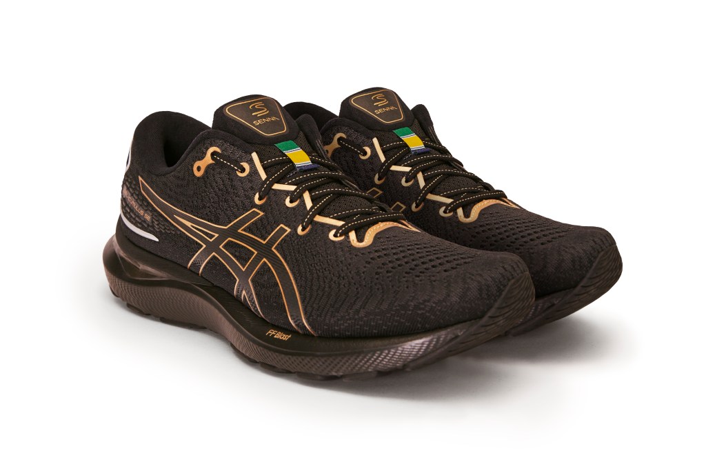 Ayrton Senna é homenageado no lançamento do GEL-CUMULUS™ Senna, em ...